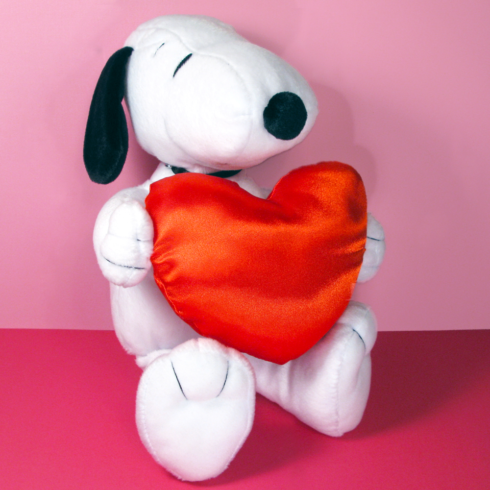 Snoopy holding heart Plush Toy - ShopCollectPeanuts.com
