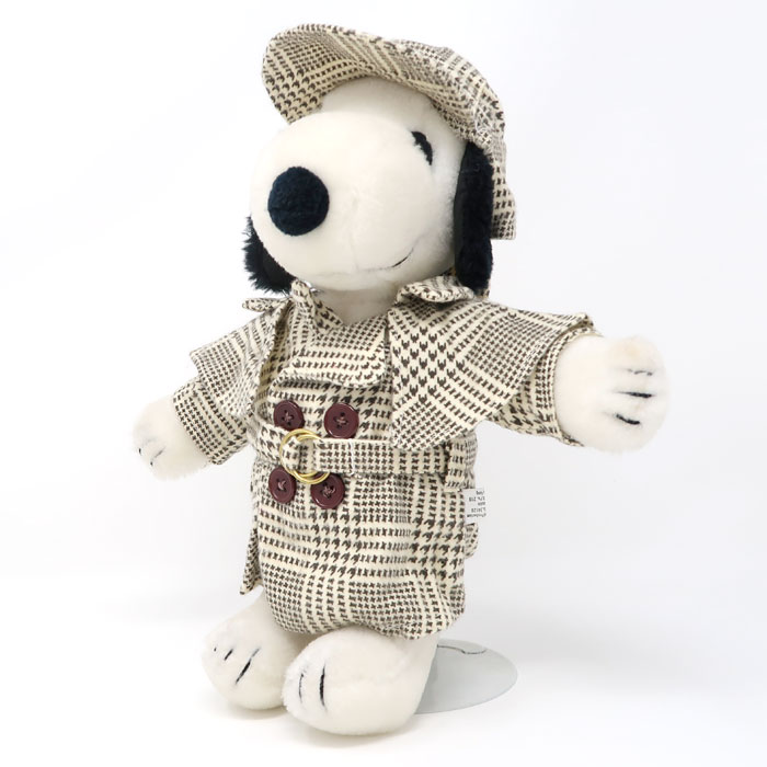 Snoopy's Wardrobe - Detective Snoopy - CollectPeanuts.com