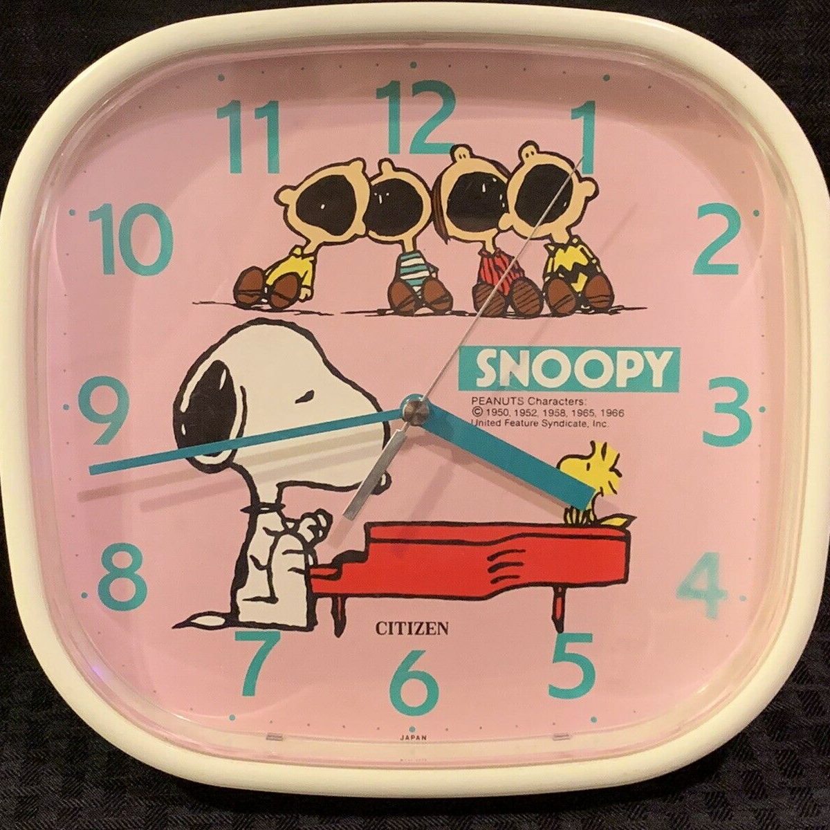 Find of the Week - Snoopy Citizen Clock - CollectPeanuts.com