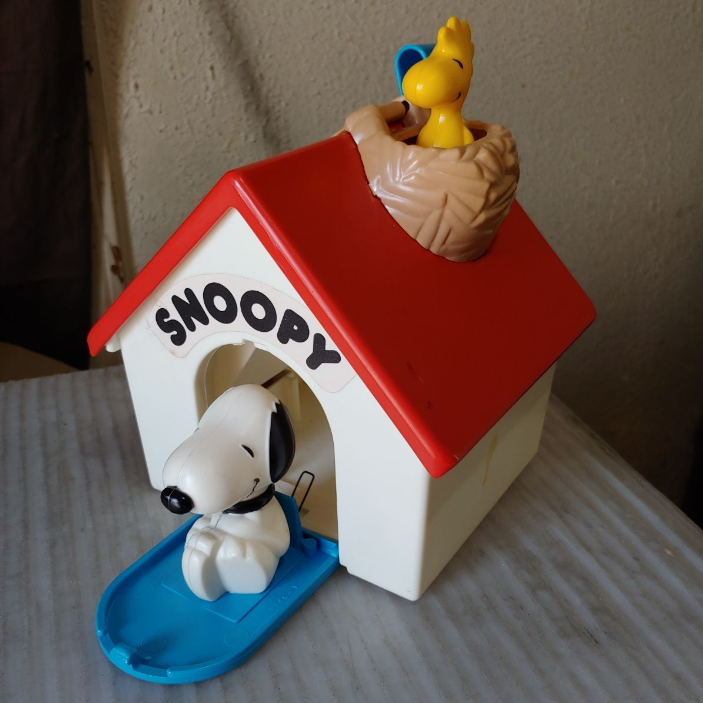 Find of the Week - Hasbro Snoopy Jack-in-the-Box - CollectPeanuts.com