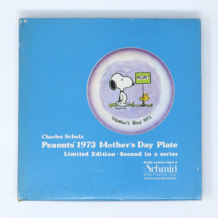 Snoopy 1973 Mother's Day Plate - ShopCollectPeanuts.com