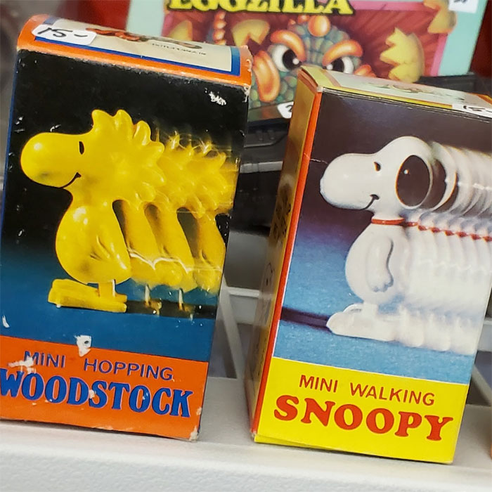 Hopping & Walking - CollectPeanuts.com